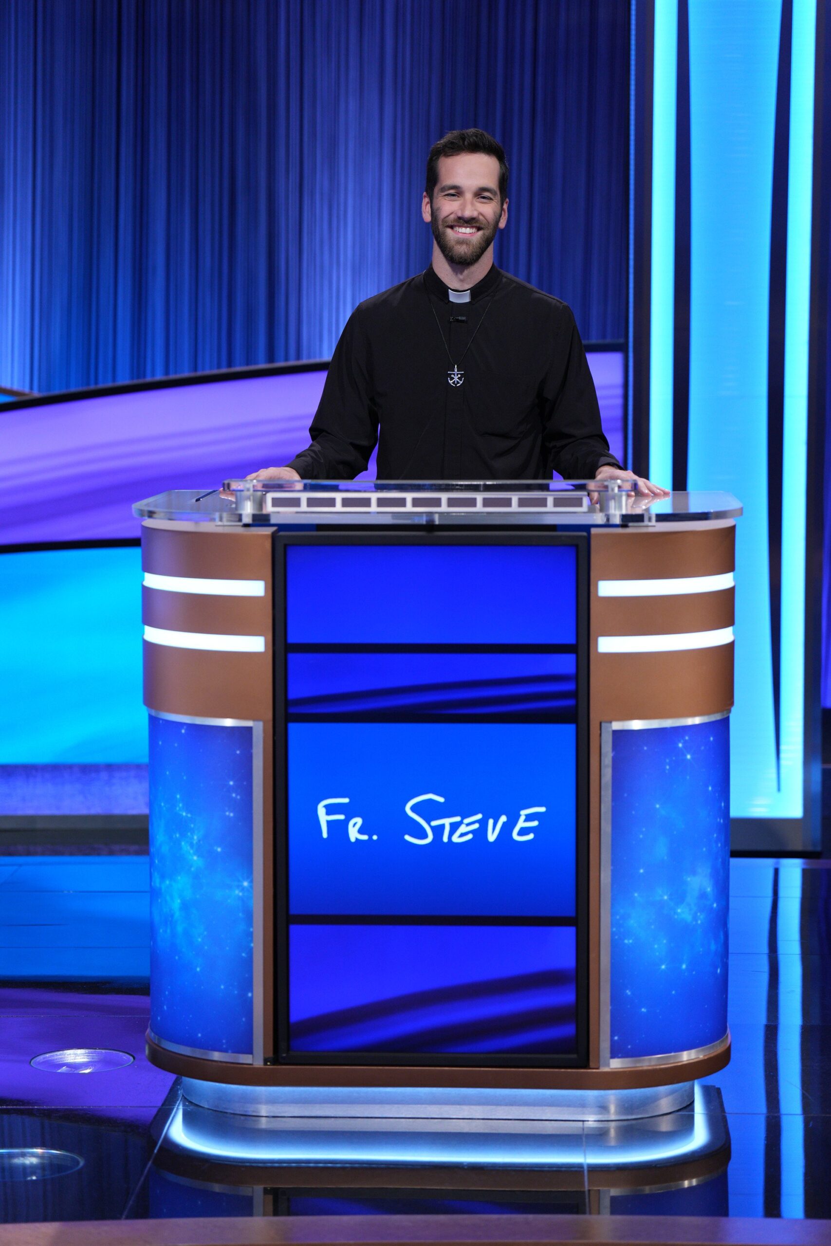 'Jeopardy!' fans laud Catholic priest-contestant aiming to give ...